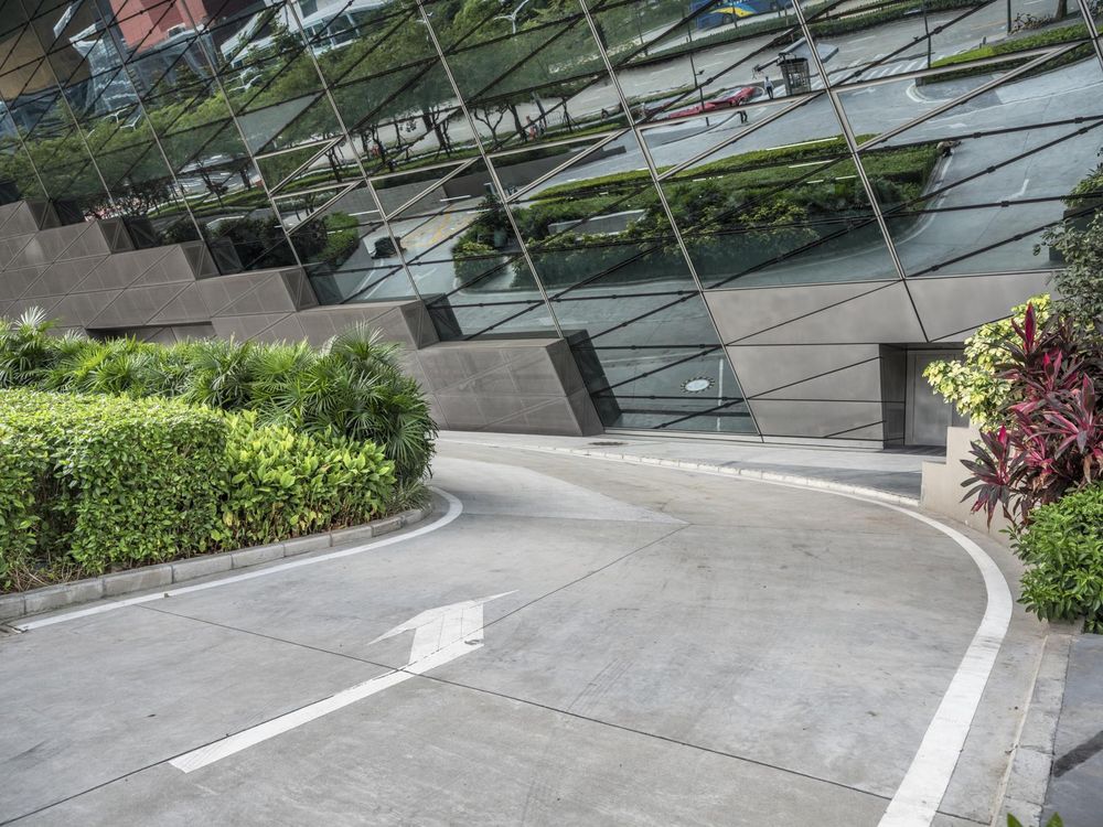Urban Design in a Residential Area: Tree-Lined Streets and Modern ...