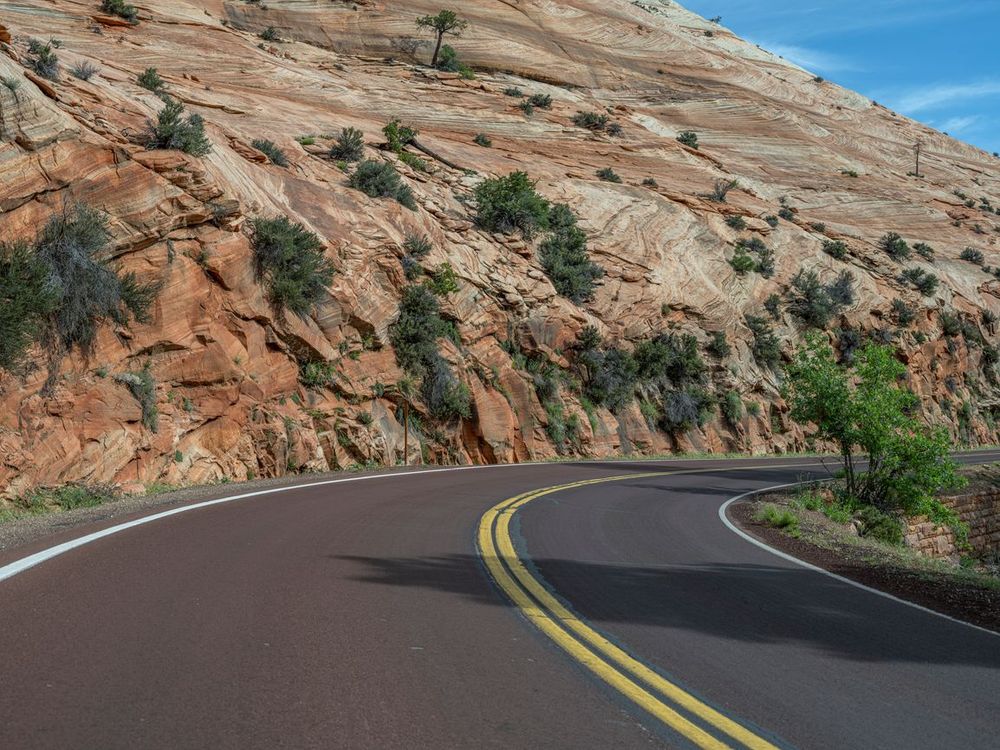 USA Landscape: Road on a Clear Day with Majestic Mountains - HDRi Maps ...