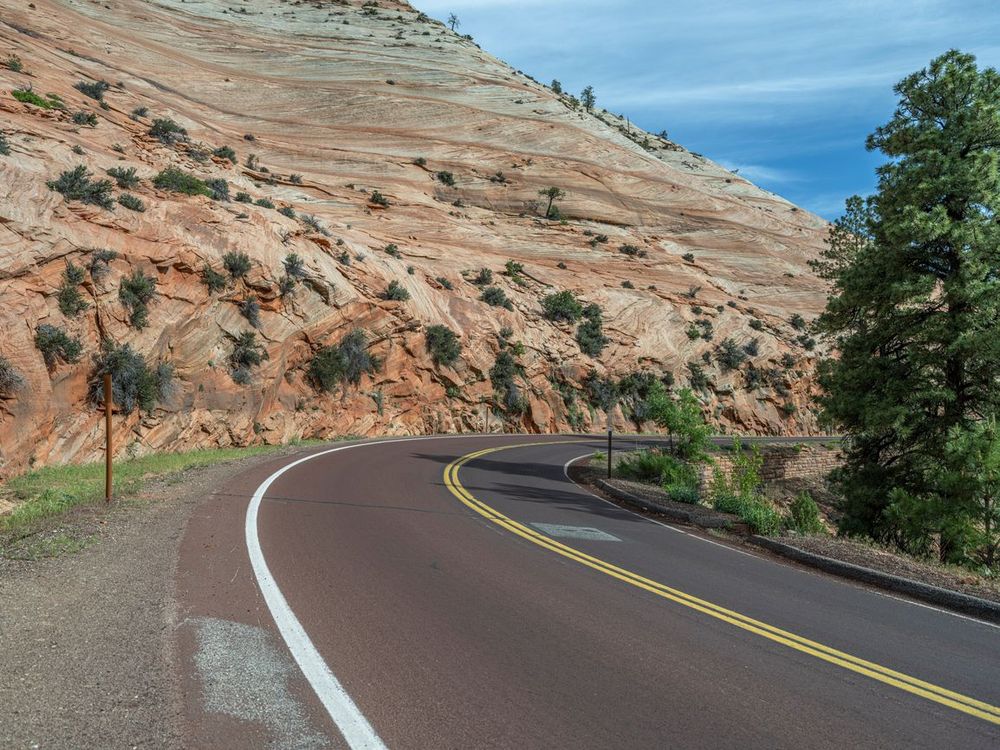 USA Road: Exploring Zion National Park's Majestic Mountains - HDRi Maps ...