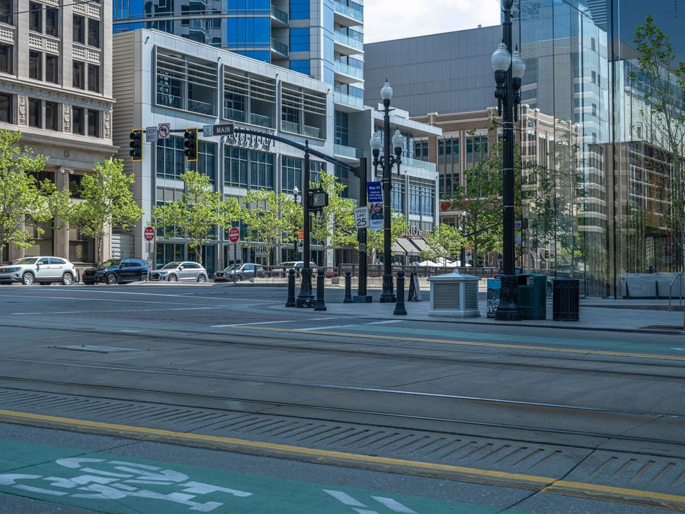 USA Urban Design: Clear Sky in Salt Lake City - HDRi Maps and Backplates