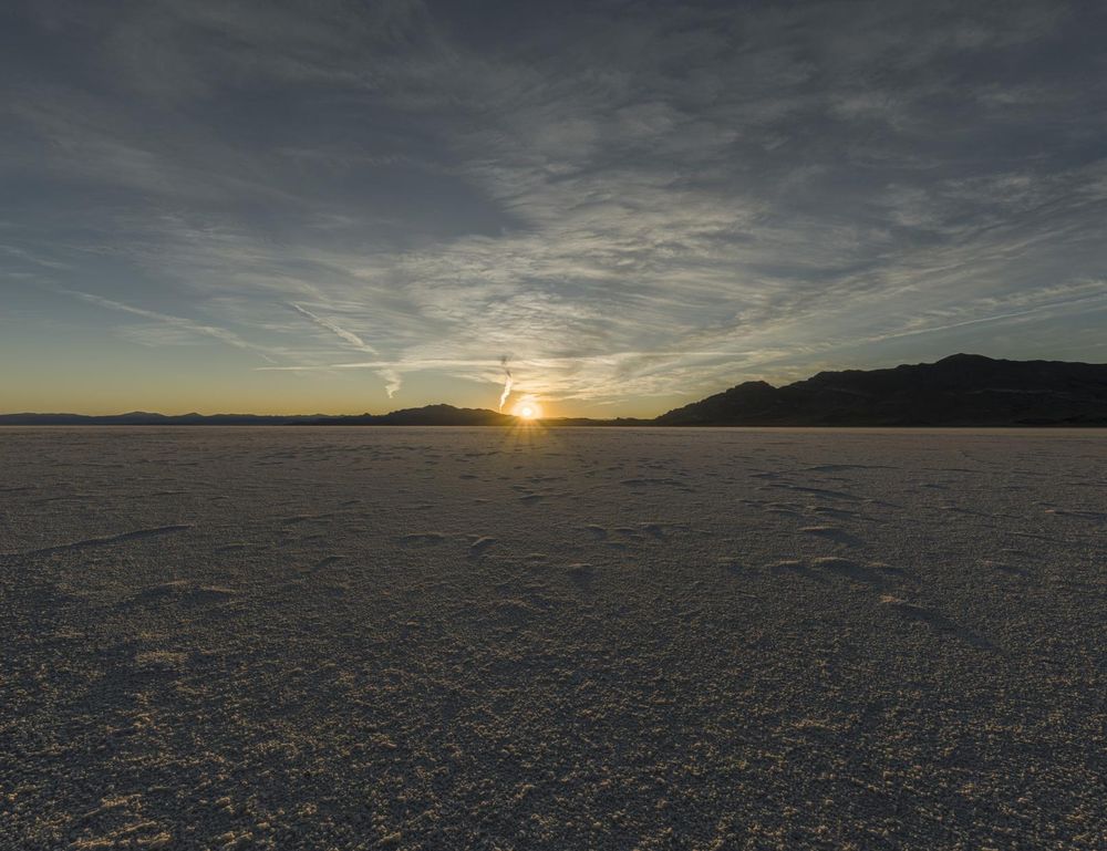 Utah Desert Sunset with Mountainous Background - HDRi Maps and Backplates