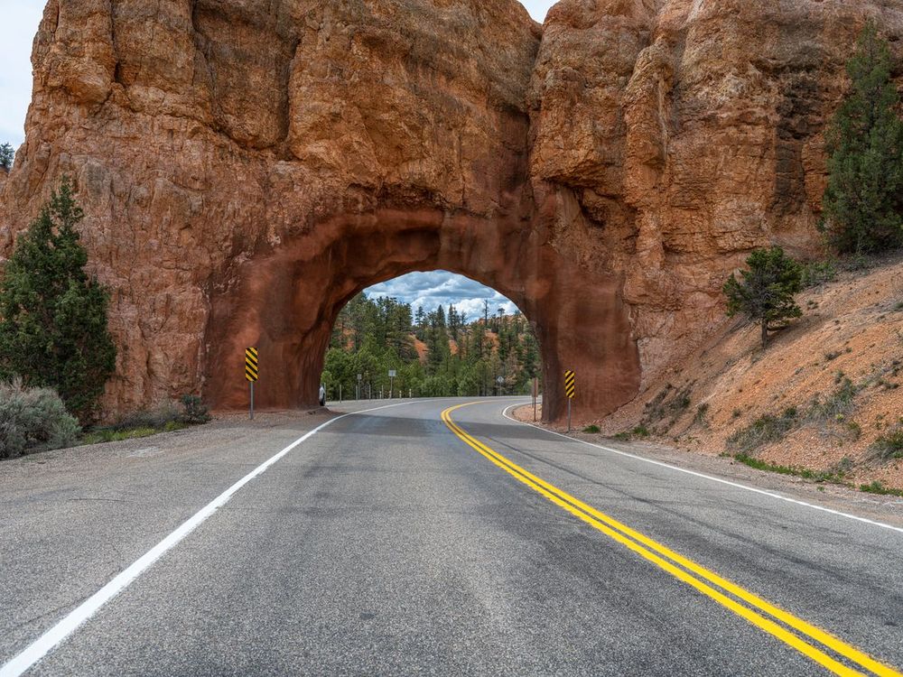 Utah's Scenic Road: Surrounded by Red Rocks and Mountains - HDRi Maps ...