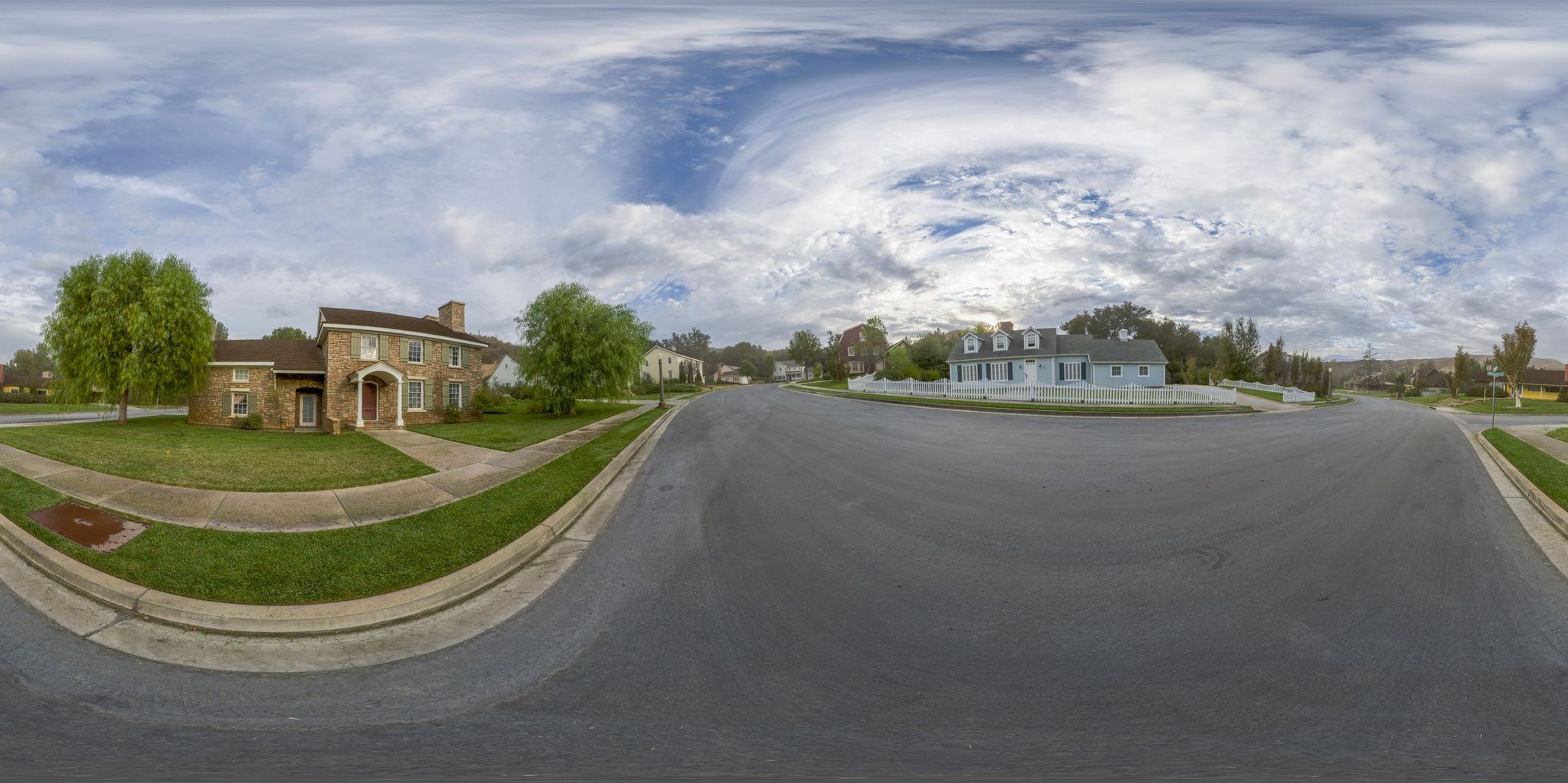 California Suburb: Homes Under a Gloomy Sky - HDRi Maps and Backplates