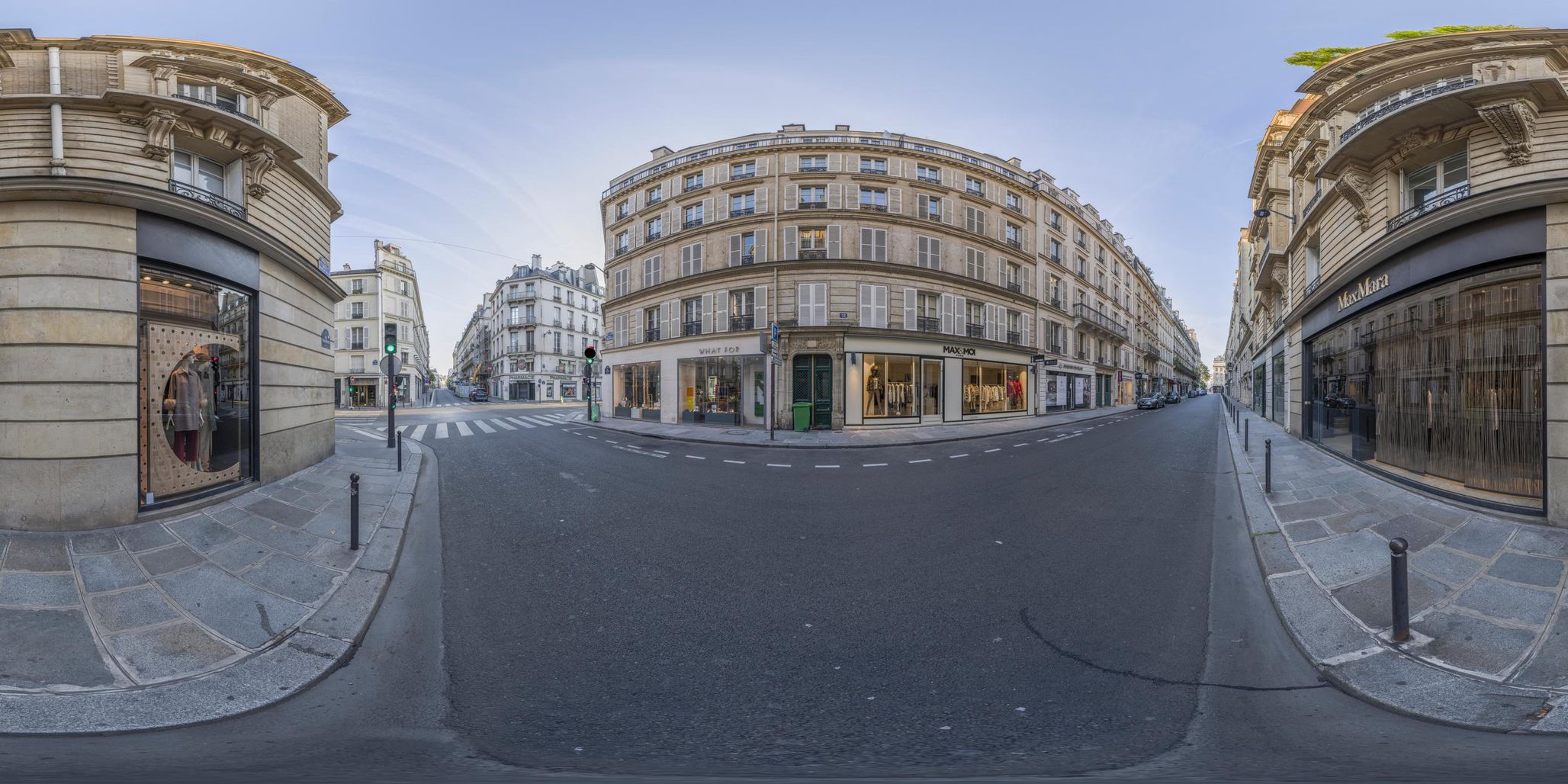 Charming Streets and Buildings in Downtown Paris - HDRi Maps and Backplates