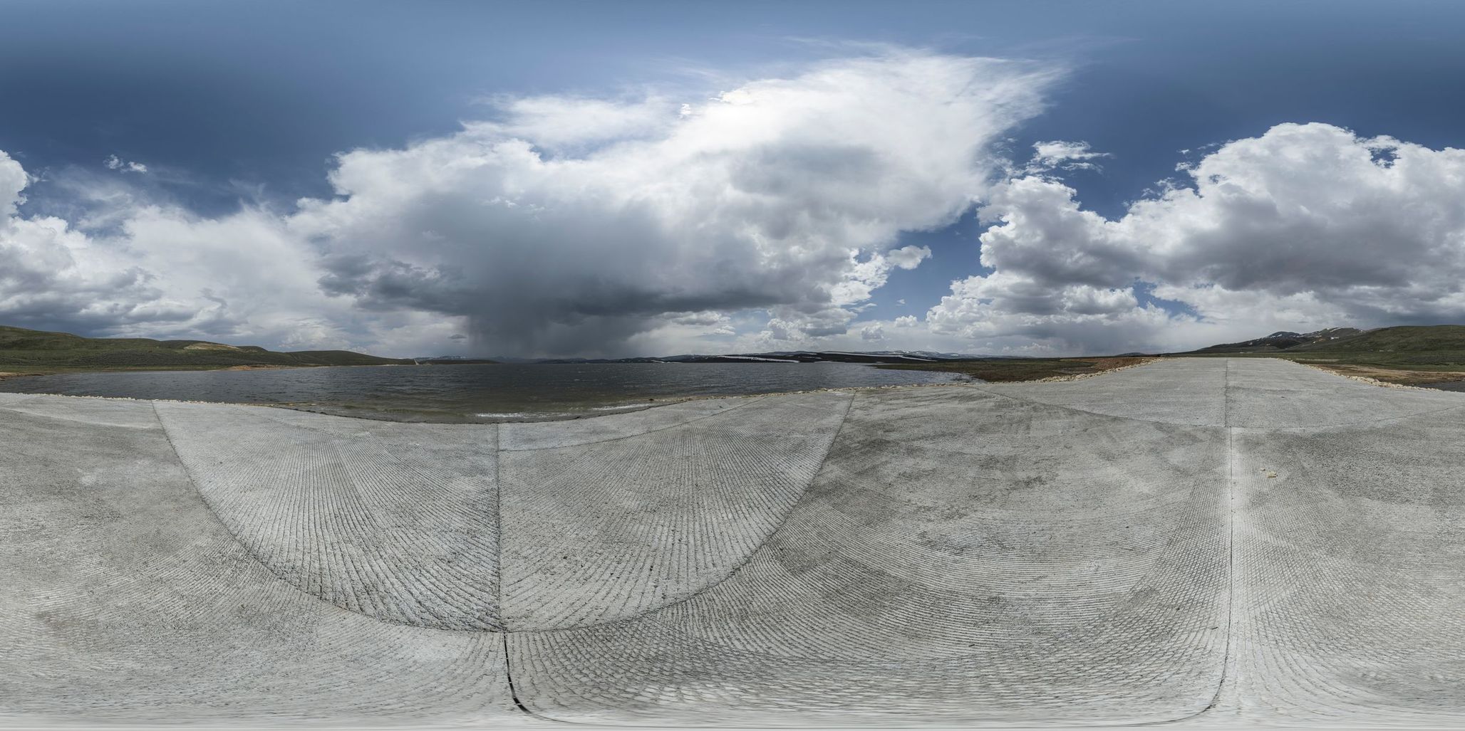 Gloomy Utah Landscape: Open Space and Grey Skies - HDRi Maps and Backplates