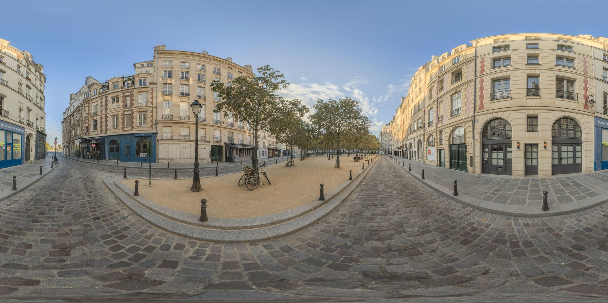Paris Cobblestone Street: A Glimpse of Historic Architecture - HDRi ...
