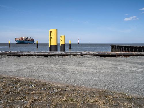 Bremen Pier: Coastal Landscape under Clear Skies - HDRi Maps and Backplates