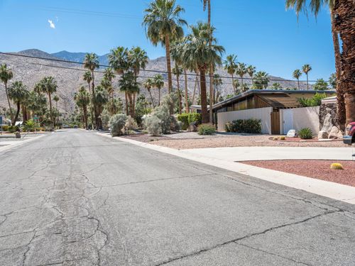 California Modern Architecture Home: A Daytime View - HDRi Maps and ...