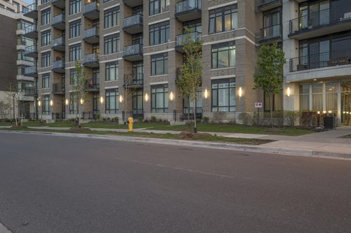 Canada Ontario Urban Design Residential Building - HDRi Maps and Backplates