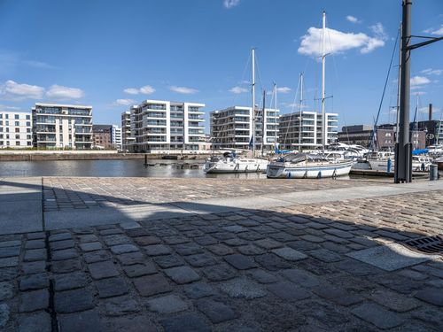 Clear Sky Over Lake in Bremen, Germany - HDRi Maps and Backplates