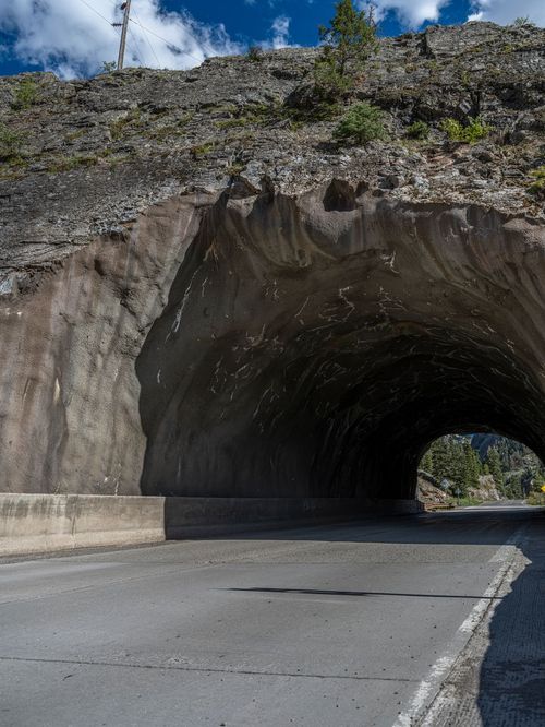 Colorado Landscape: Asphalt Road and Clear Sky - HDRi Maps and Backplates