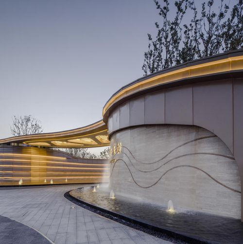 Curved Roof Building in Asia