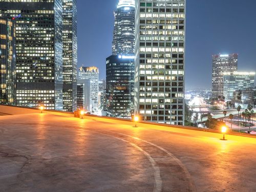 City Life in Los Angeles: Clear Sky Above - HDRi Maps and Backplates