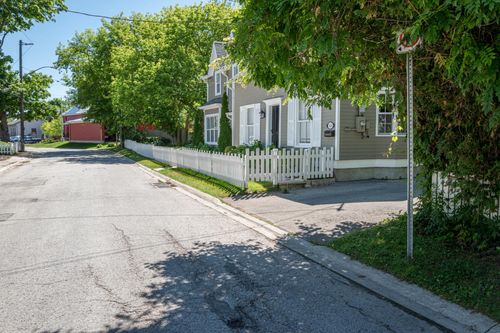 Ontario Canada Suburban Home - HDRi Maps and Backplates