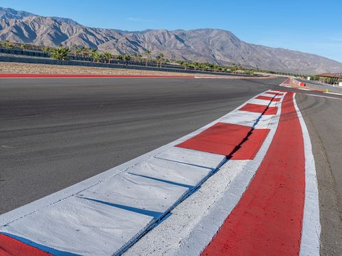 Race Track in USA: Asphalt Curve for Racing