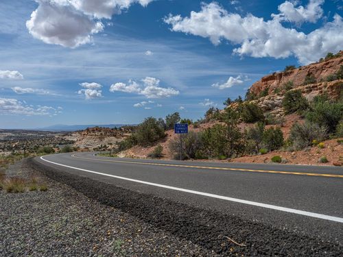 Rural Road in Utah: Exploring Vast Landscapes - HDRi Maps and Backplates