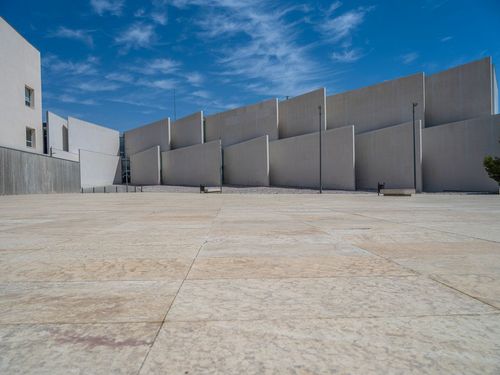 Spanish Plaza: An Urban Setting in Europe