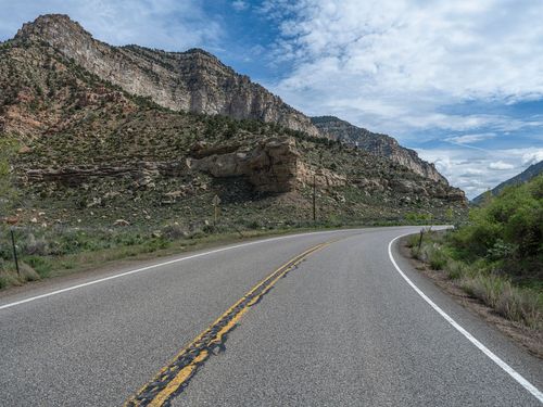 Straight Road in Utah, USA: Clouds and Mountains - HDRi Maps and Backplates
