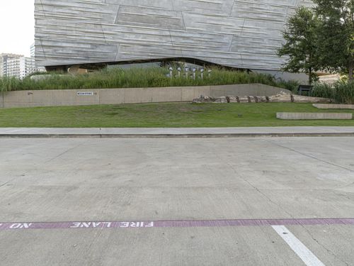 Urban Architecture: Museum in a Public Space - HDRi Maps and Backplates