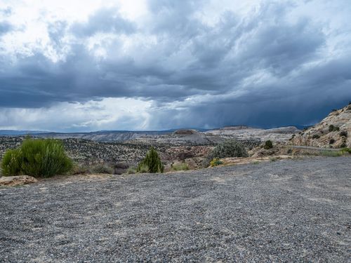 Utah Landscape: Asphalt and Open Space - HDRi Maps and Backplates