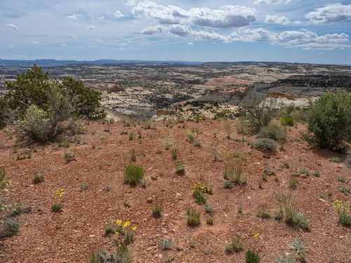 Utah Nature Overlook: A Blend of Dirt and Gravel Surface - HDRi Maps ...