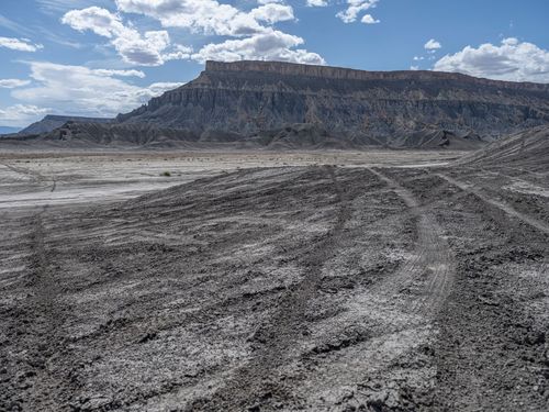 Utah Off-Road Track: Factory Butte's Stunning Landscape - HDRi Maps and ...