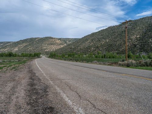 Utah's Rural Landscape: Majestic Mountains and Scenic Roads - HDRi Maps ...