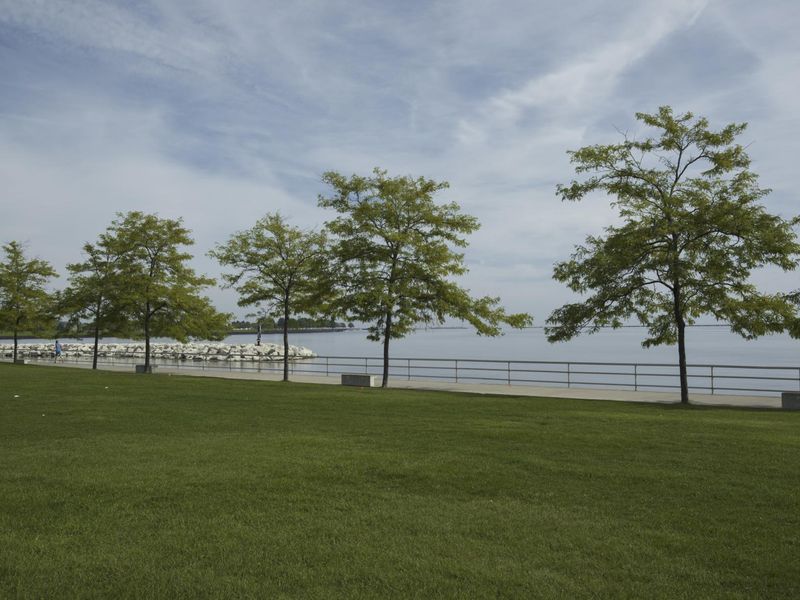 Lush Green Landscape in Milwaukee, Wisconsin HDRi Maps and Backplates