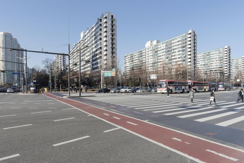 Cityscape of Songpa-gu, Seoul, South Korea - HDRi Maps and Backplates