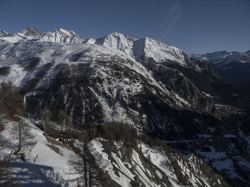 Alps Mountains: Glacial Views and Tourist Attraction HDRi Maps and ...