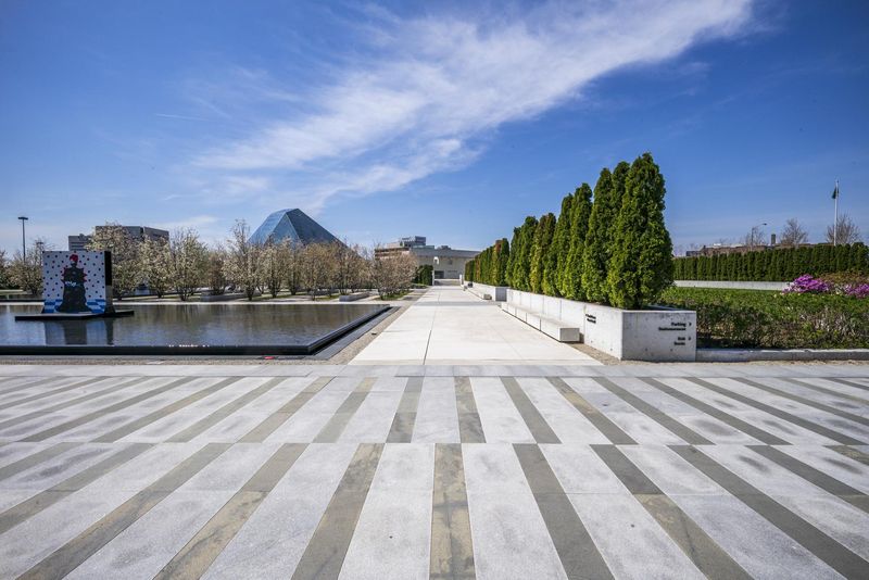 Asphalt Road and Concrete: Reflections on the Water HDRi Maps and ...