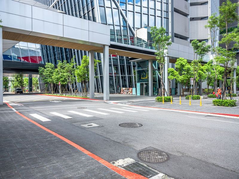 Asphalt Road in Taipei City, Taiwan HDRi Maps and Backplates