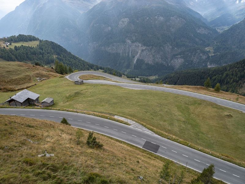 Austria: Mountain Curve and Switchback HDRi Maps and Backplates