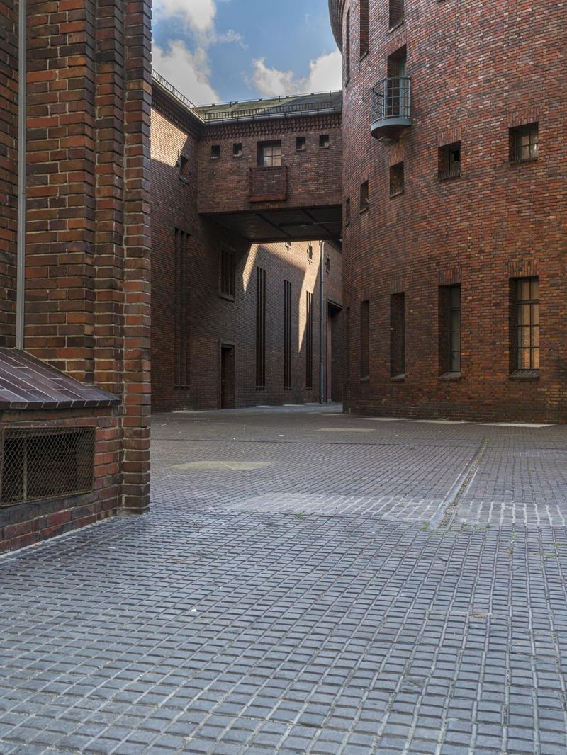 Berlin Architecture: Brick Buildings Courtyard HDRi Maps and Backplates
