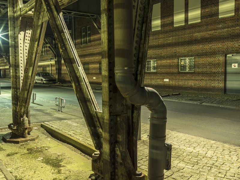 Berlin City Night: Streetlight Illuminated Road - HDRi Maps and Backplates