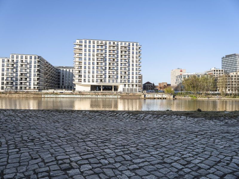 Berlin Cityscape: A View of the River Waterfront - HDRi Maps and Backplates
