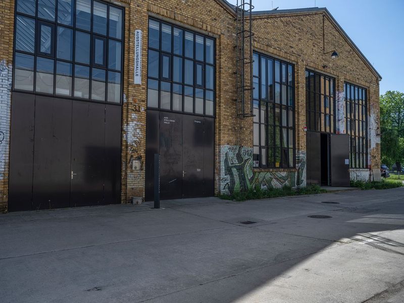 Berlin Graffiti Alley: Street Art in Germany's Art District HDRi Maps ...