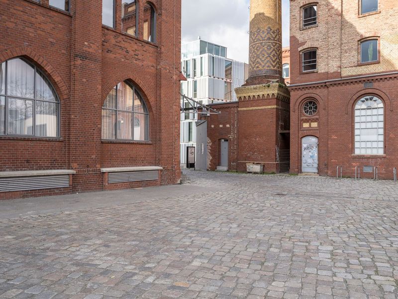 Berlin Urban Design: Warehouse Courtyard HDRi Maps and Backplates