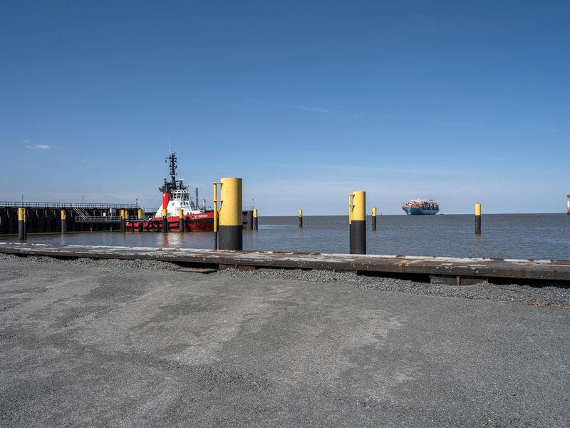 Bremen Harbor: Industrial Coastal Landscape HDRi Maps and Backplates
