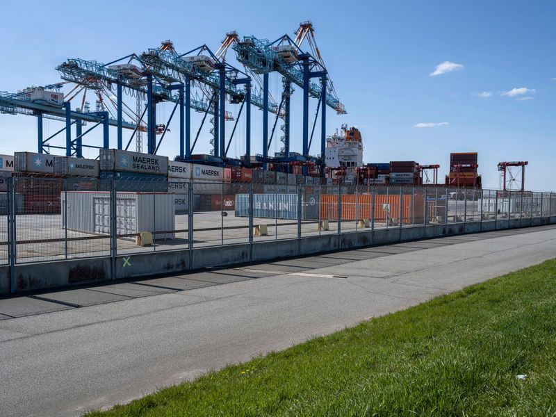 Bremen Port: Container Terminal in Europe HDRi Maps and Backplates