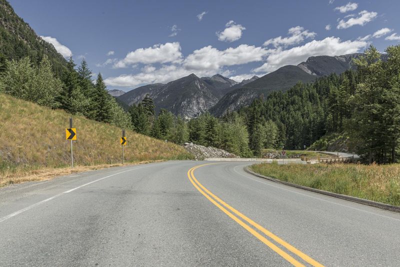 British Columbia Landscape: Mountain Forest HDRi Maps and Backplates