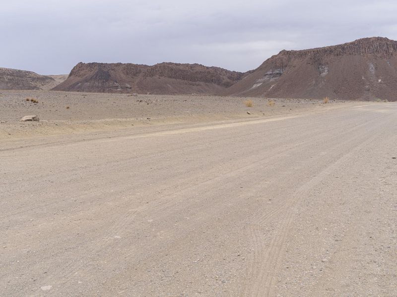 Brown Plain in Africa: Endless Landscape HDRi Maps and Backplates