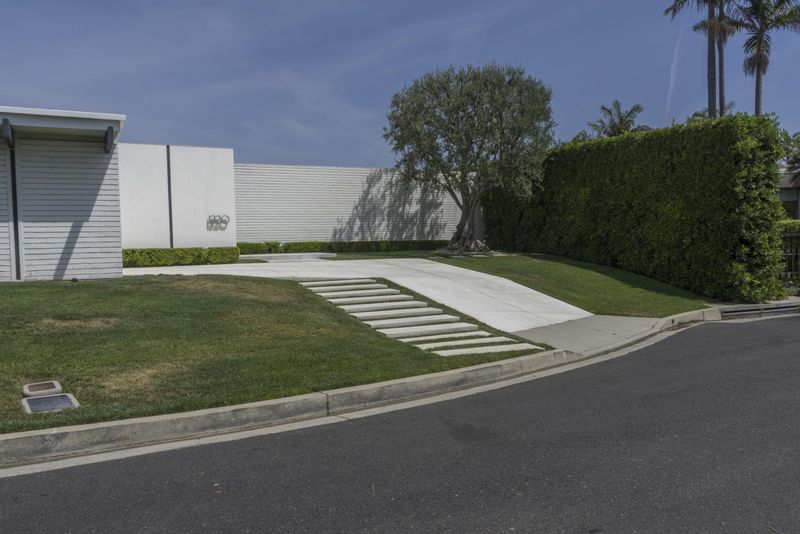 California Architecture: Road and Asphalt HDRi Maps and Backplates