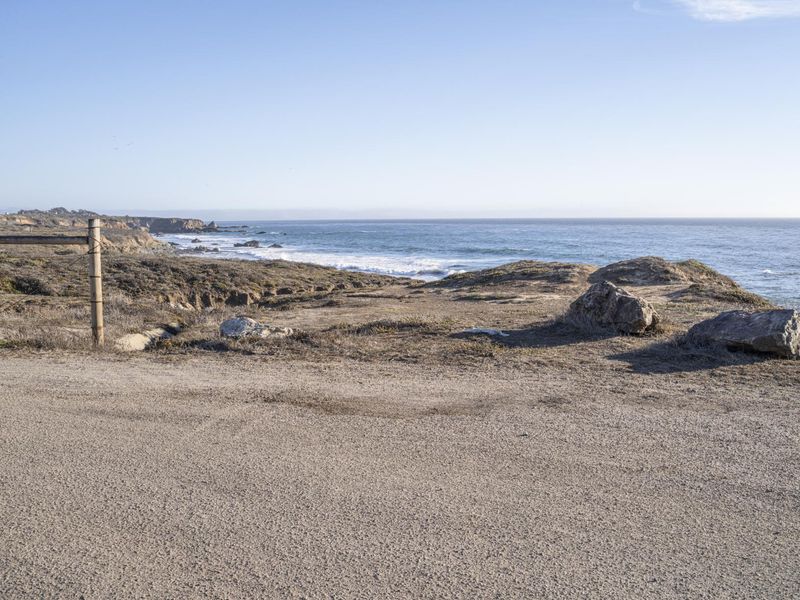 California Beach: A Coastal Landscape HDRi Maps and Backplates