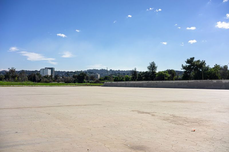 California Cityscape with Distance and Open Space HDRi Maps and Backplates