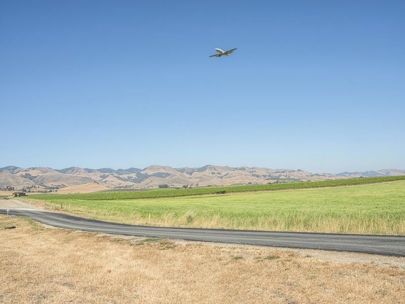 California Clear Sky Grassy Plains HDRi Maps and Backplates