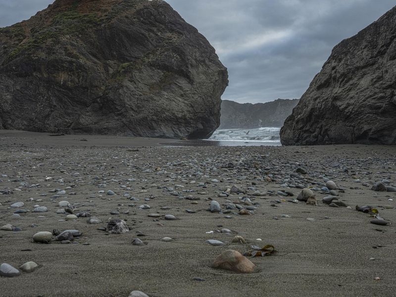 California Dawn: Rocky Shoreline and Vast Ocean HDRi Maps and Backplates