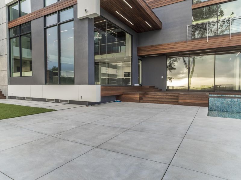 California Modern Home: Glass Facade and Stunning Views HDRi Maps and ...
