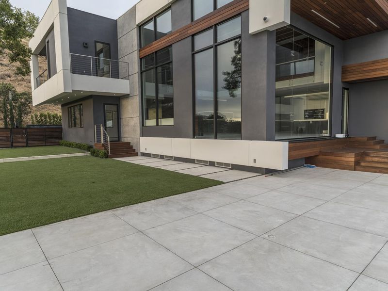 California Real Estate: Villa with a Beautiful Garden HDRi Maps and ...