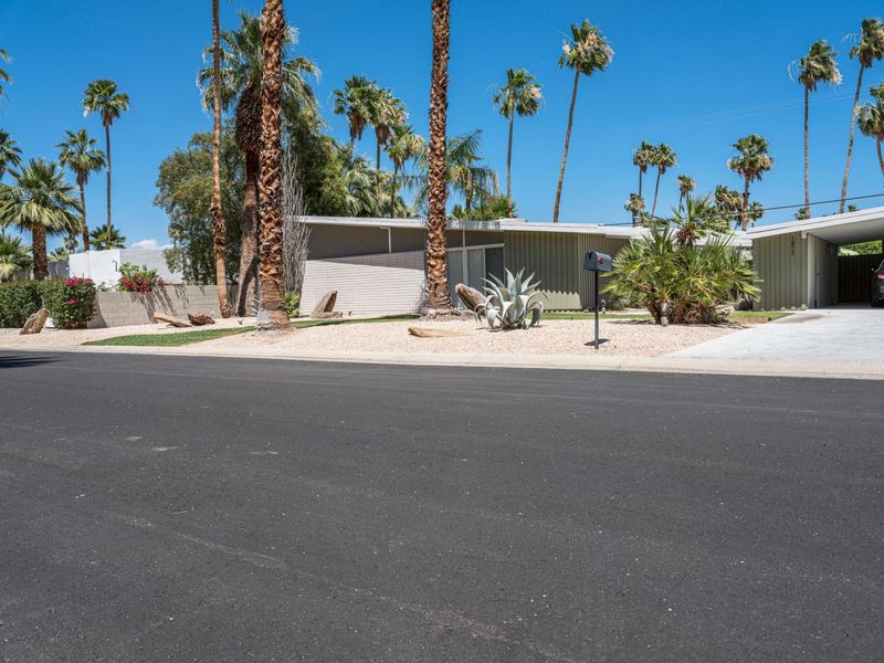 California Residential Home House HDRi Maps and Backplates